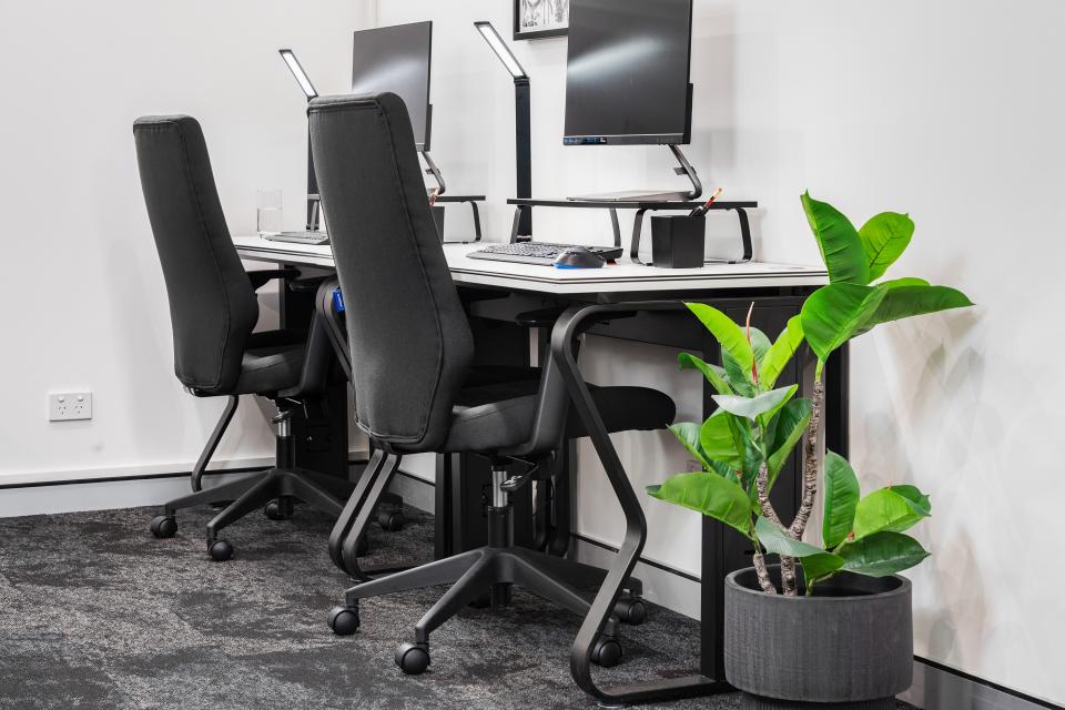 Winc Ambition London Managers Chair Black | Winc