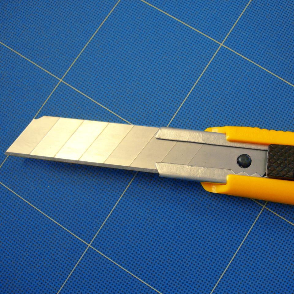 Diplomat A16 Large Snap Cutter Metal 18mm | Winc
